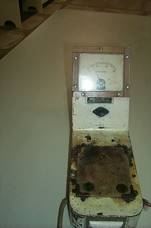 Hotpoint iron and Iron Testing Instrument; 06950 | eHive