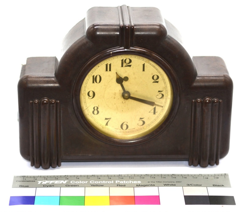 Bakelite Clock; 1930's; BH1023 | eHive