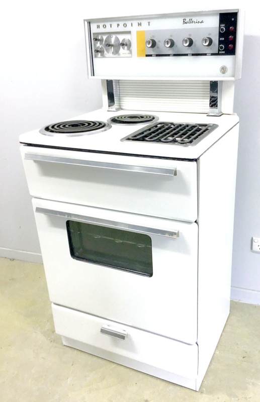 AEI Hotpoint "Ballerina" Upright Stove; AEI; 1966; TPSM1007 | eHive