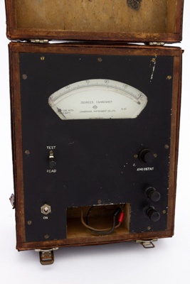 ENGLAND CAMBRIDGE INSTRUMENT CO TEMPERATURE GAUGE INSTRUMENT; England ...