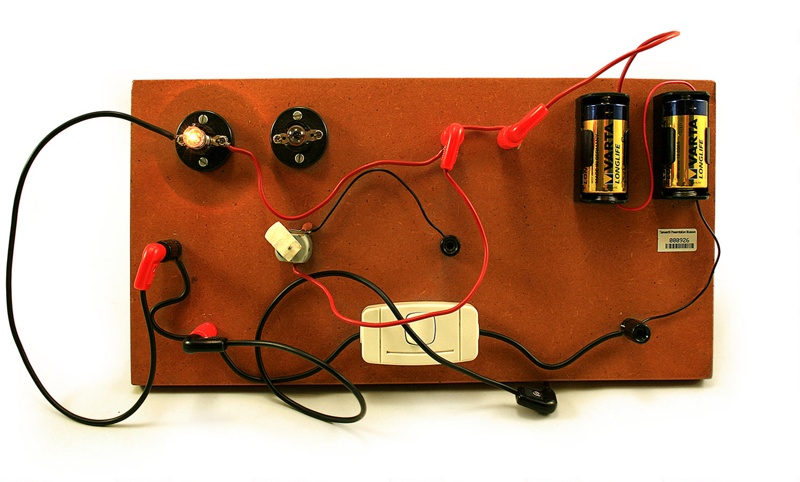 ELECTRICAL CURCUIT - DEMONSTRATION GAME; TPSM926 | eHive