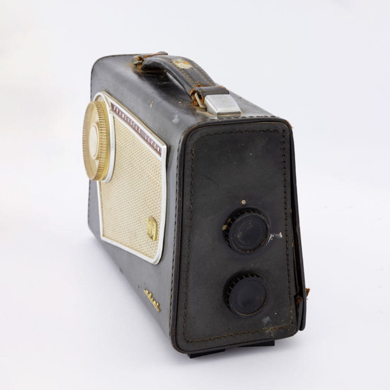 AWA RADIOLA TRANSISTOR RADIO; AWA; 1957; TPSM1336 | eHive