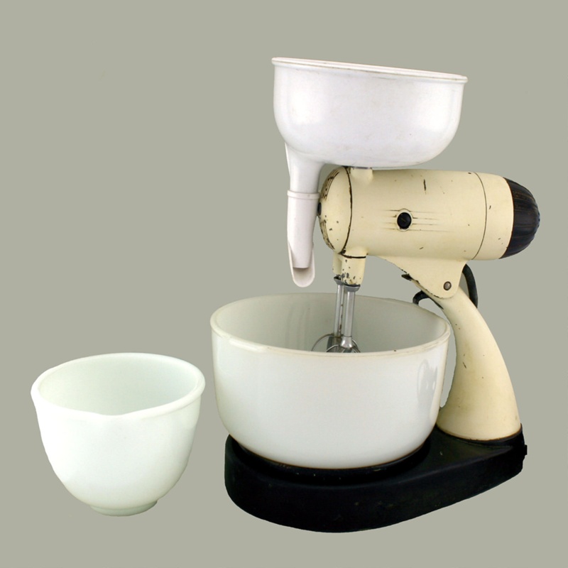 SUNBEAM MIXMASTER - CREAM MODEL A-9B-B; Sunbeam; c1950; TPSM764 | eHive