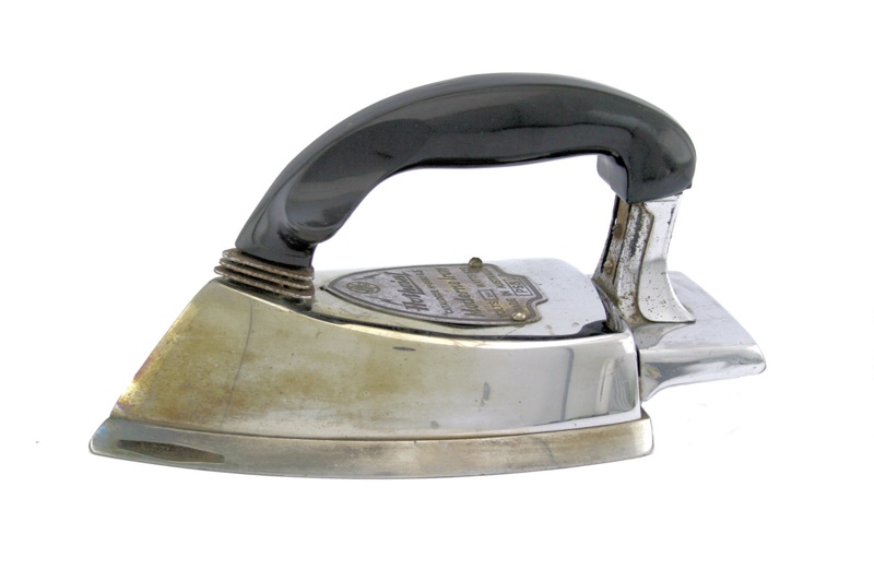 AGE HOTPOINT "MODERNE" ELECTRIC IRON; A.G.E.; 1940s; TPSM791 | eHive