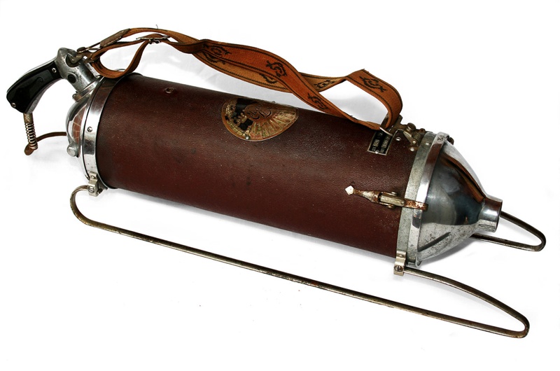 ELECTROLUX VACUUM CLEANER MODEL V; Electrolux; c1924; TPSM257 | eHive